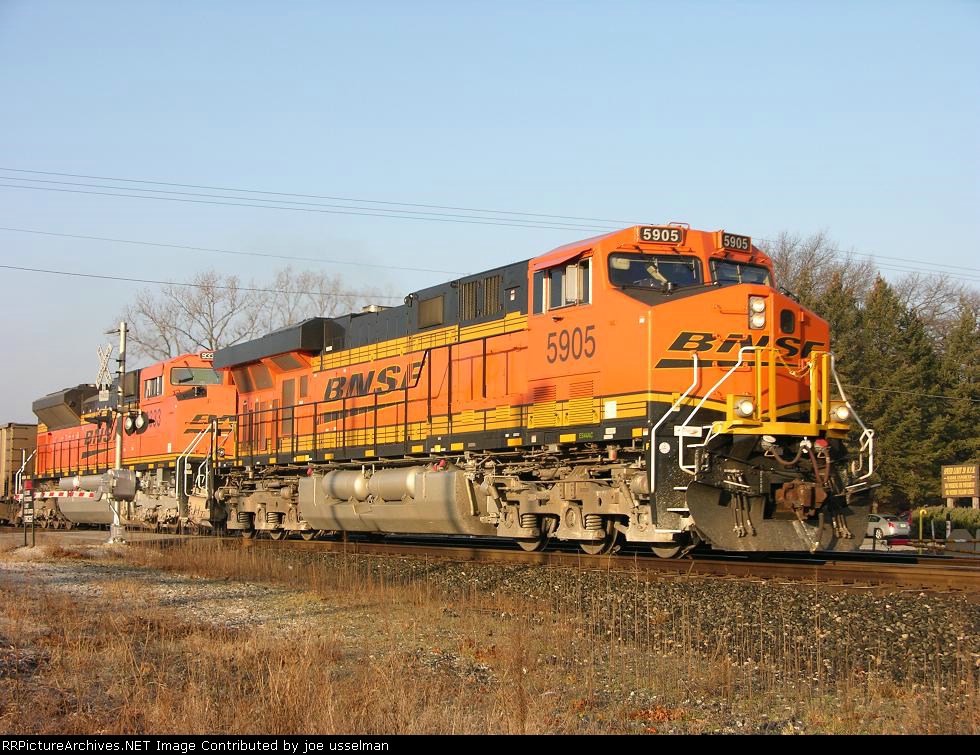 BNSF 5905